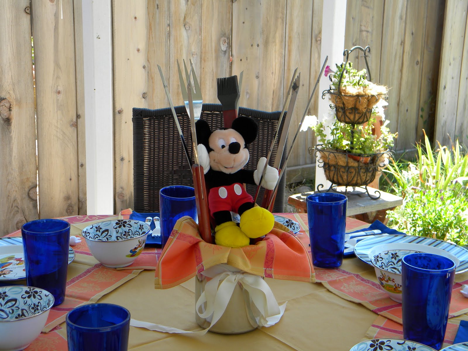 daze of grace: Mickey Mouse Barbeque!