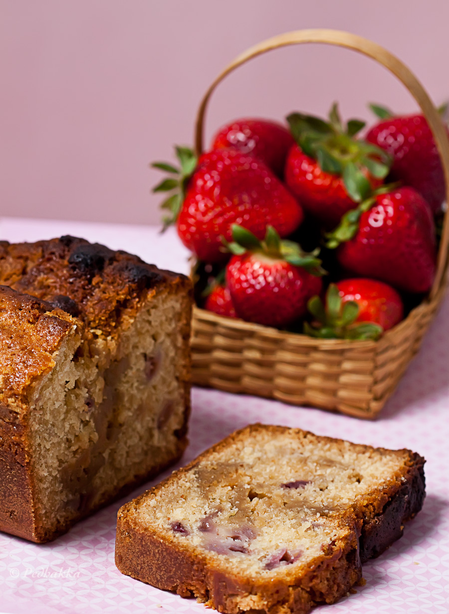 Recipes by Pedhakka: Strawberry streusel cake