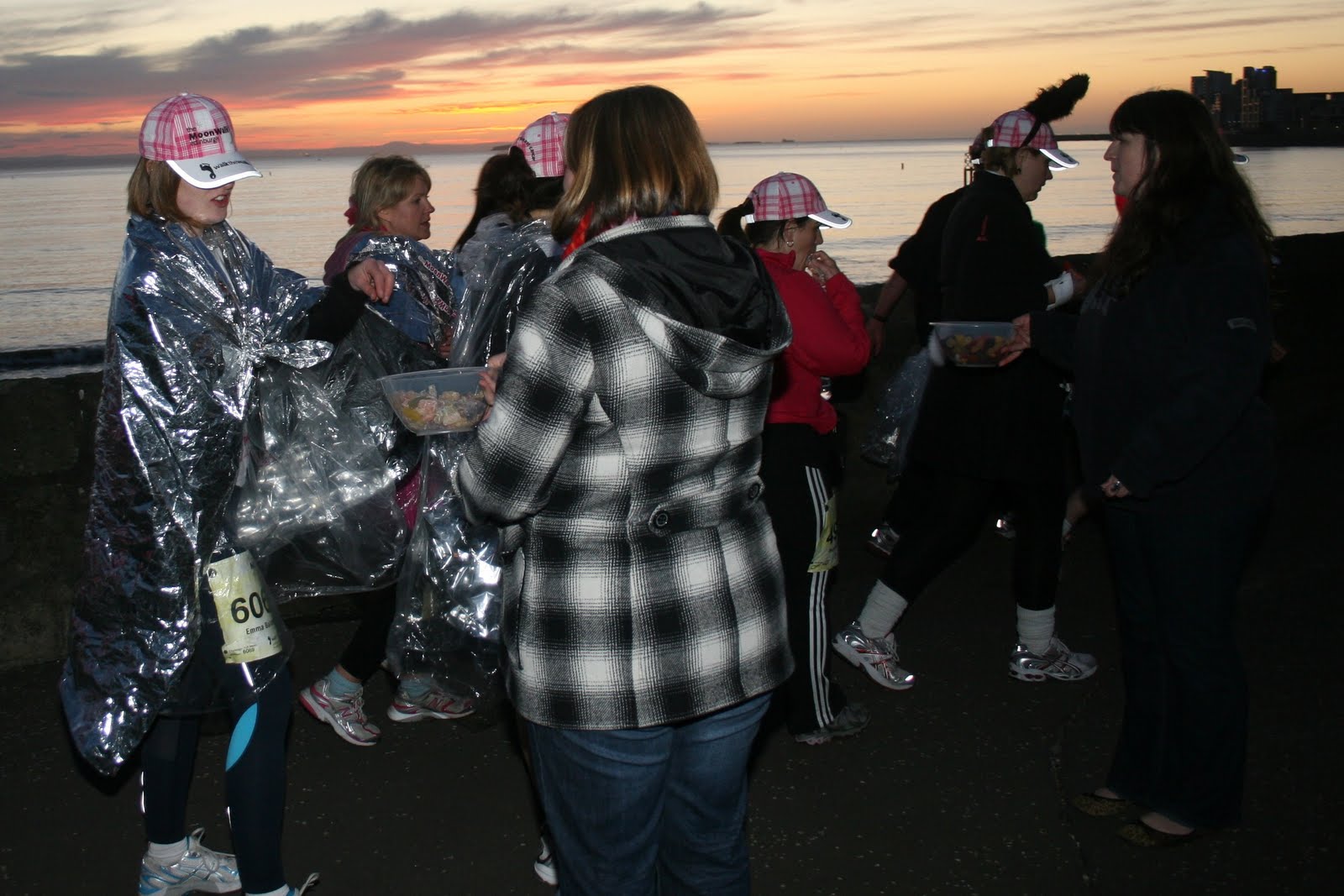 All in the life of me, budgie and friends: Edinburgh Moonwalk marathon ...