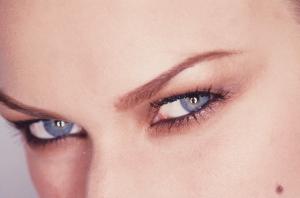 Modele de sprancene pensate