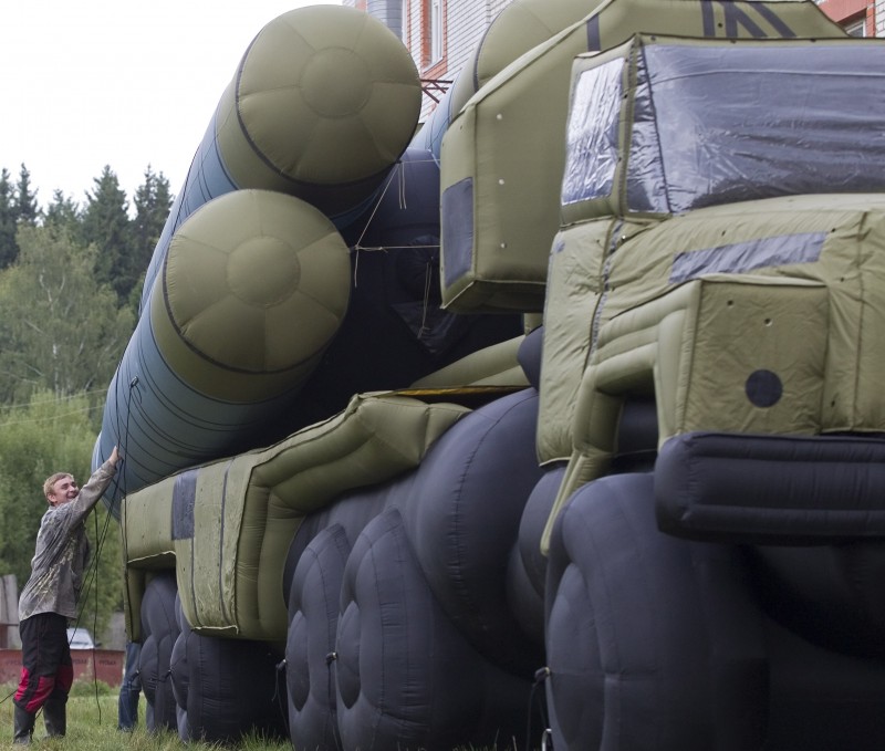 CURATED by D.: Russia's Inflatable Army