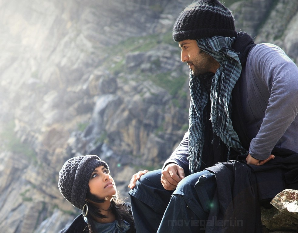 Prithviraj's Anwar Tamil Movie Stills, Mamta Mohandas & Prithviraj in ...