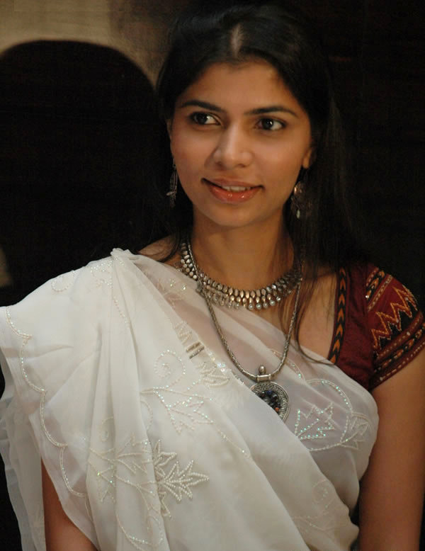 Singer Chinmayi New Photos, Chinmayi New Images, Pics ~ Cinindya