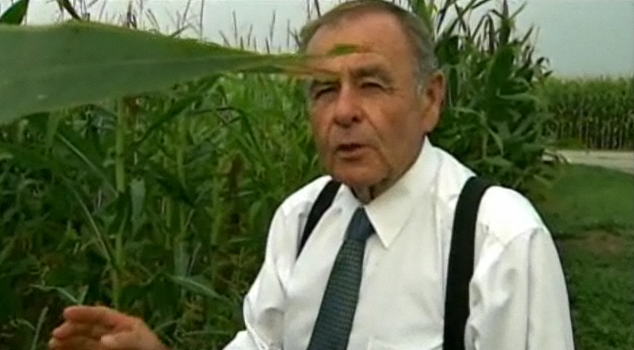 DarkeJournal.com: Jim Shuttleworth finds a freak cornstalk with seven ears