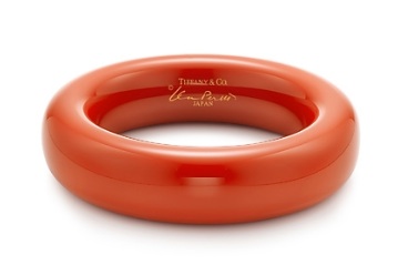 ELSA PERETTI DESIGN: THE LACQUER BANGLE