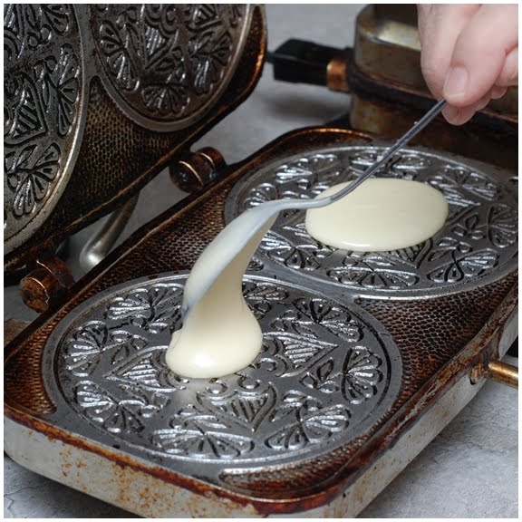 Whisk: a food blog: Krum Kake