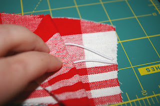 Eye Spy DIY!: Handmade for the Holidays - DIY Coffee Sleeve