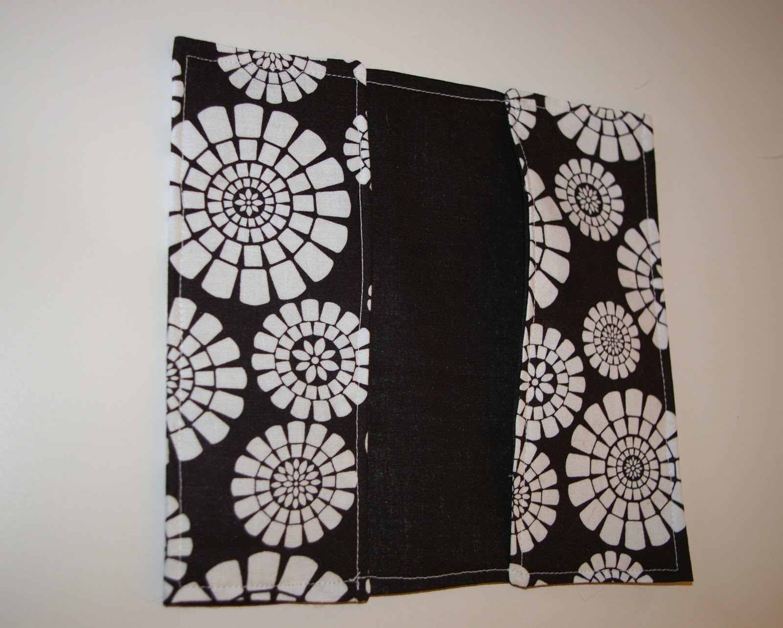 Eye Spy DIY!: Checkbook Cover Tutorial