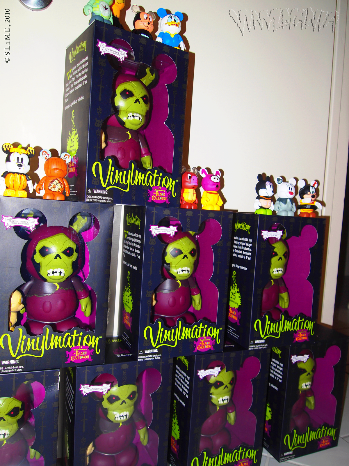 VinylMania: The Black Cauldron 9"/3" Combo Vinylmation