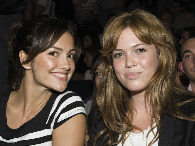 9-9: Sorrisos, #15: Minka Kelly e Mandy Moore
