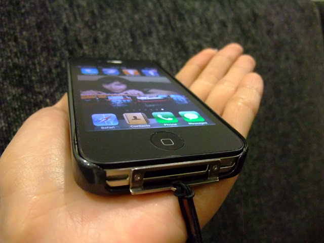 Power and data plug, no obstruction you can charge and/or sync your iphone 4 with this connected ...