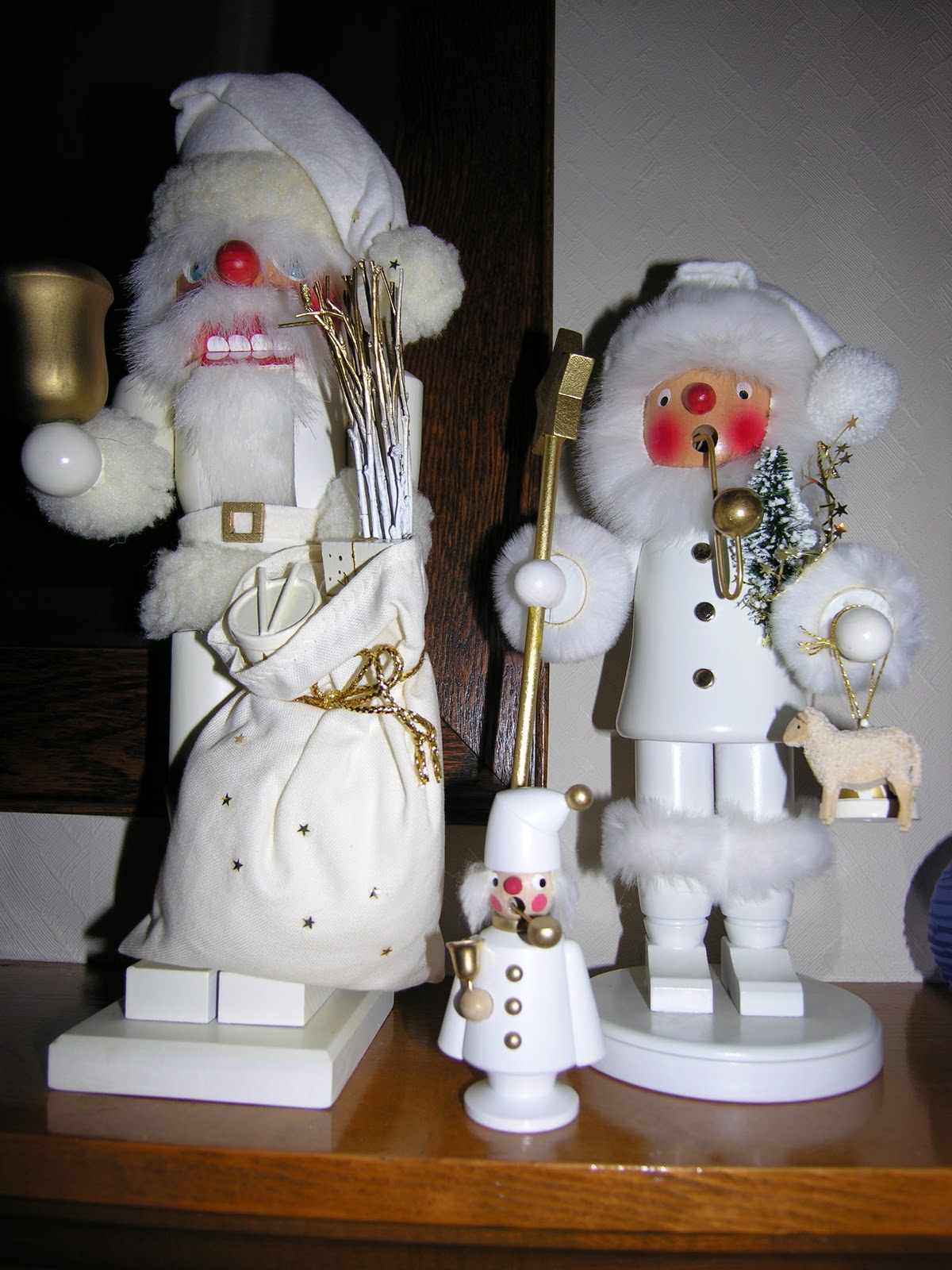 Needlepoint Study Hall: Nutcrackers and Smokers