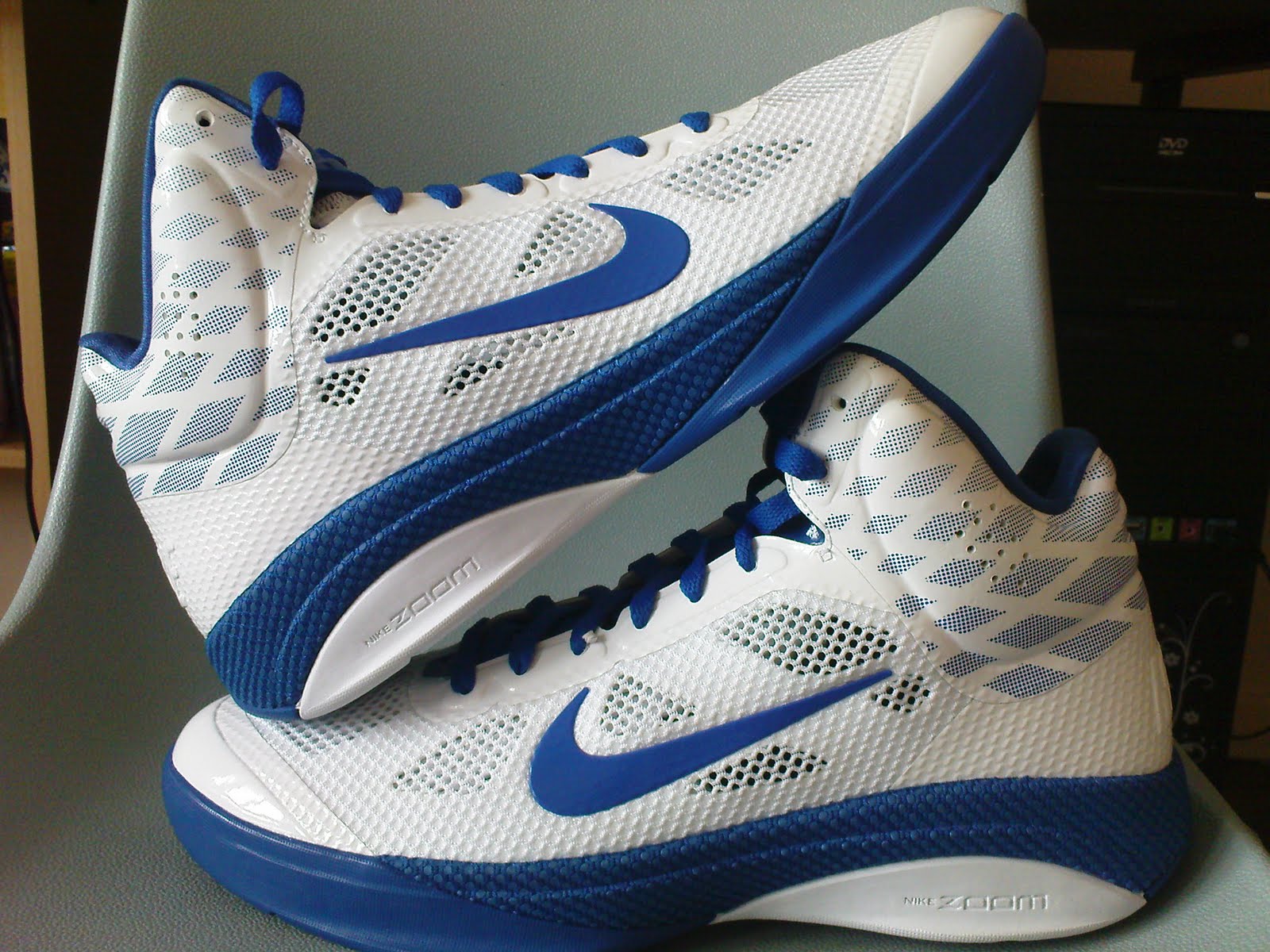 Lonely Boy: My New Shoe!!Nike Hyperfuse!