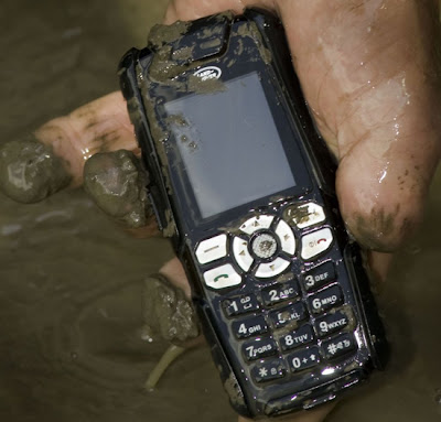 Designaholic | Celulares con llantas