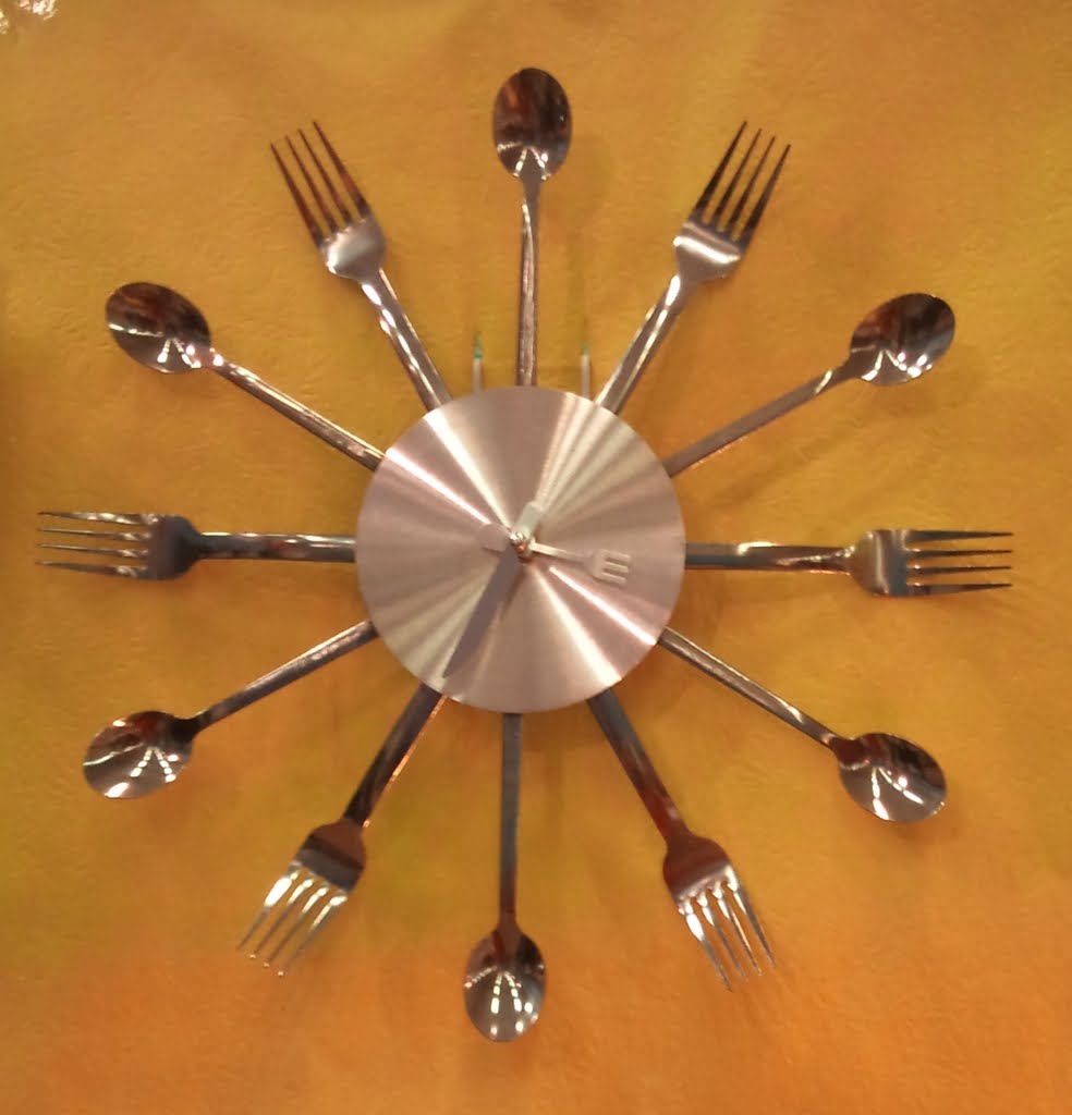 Blogshop: Fork and Spoon Clock!