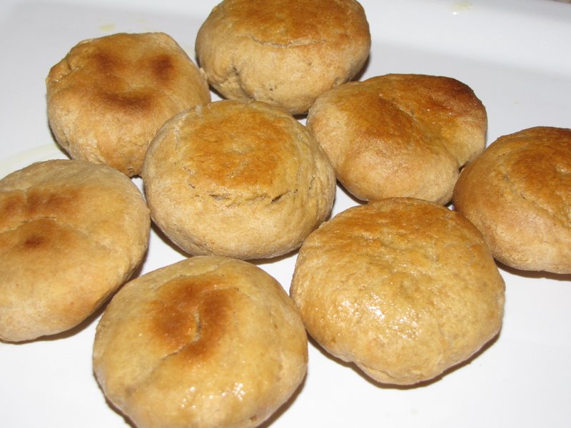 Khaughar खाऊघर..: Daal Baati - Baked Indian Bread