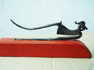 djadoel-antik: Pisau Kacip 1 - Pemotong Buah Pinang Saat Makan Sirih