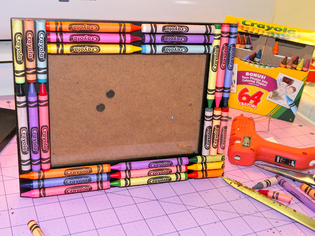 Between U & Me: Crayon Frame Teachers Gift - {Tutorial}