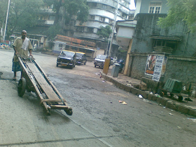 Mumbai Mania!!: Hathgadi's Of Mumbai!! (handcarts)
