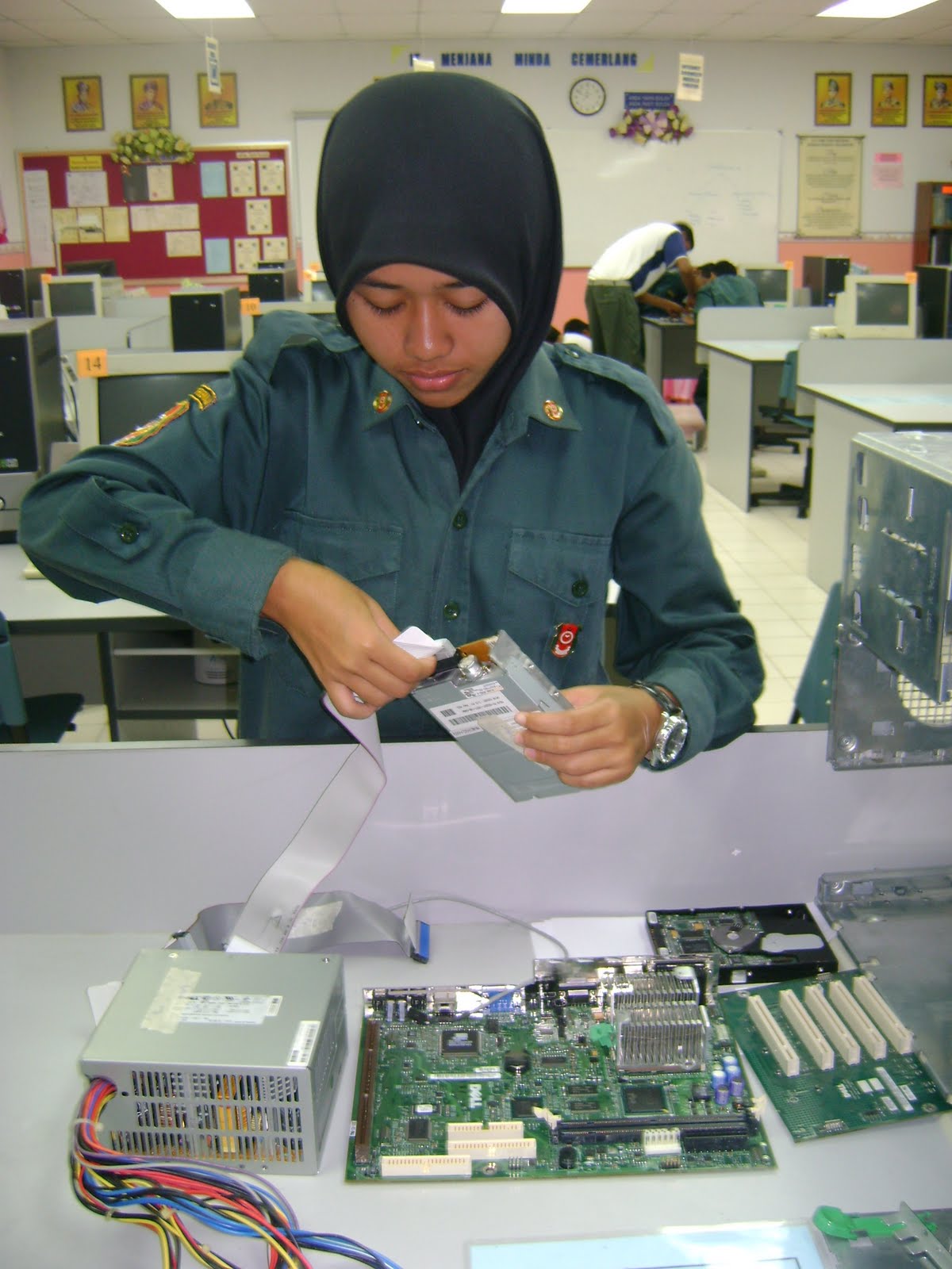 H@ppy...IT(information & technology): PC assembling.