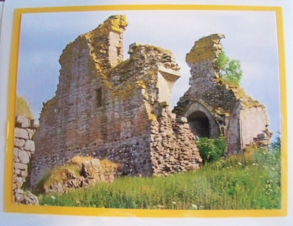 Farm to Cottage to Shore: Lindsay Clan Crest and Castles