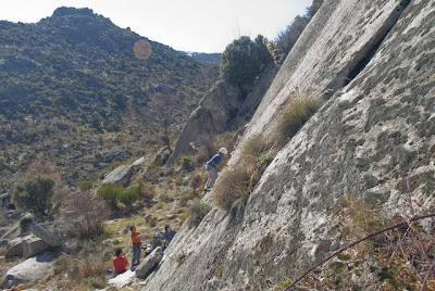 Hola a todos todas: Escuela de escalada en Uleca