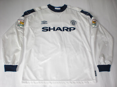 Patch Them UP !: Man United 1999/00 Third Kit