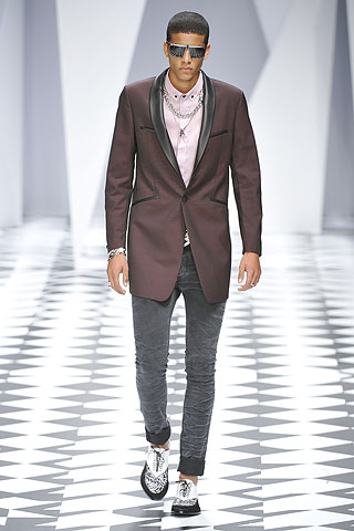 Fashion: Weird Trend from Men Fashion Week: Male Jeggings (Meggings?)