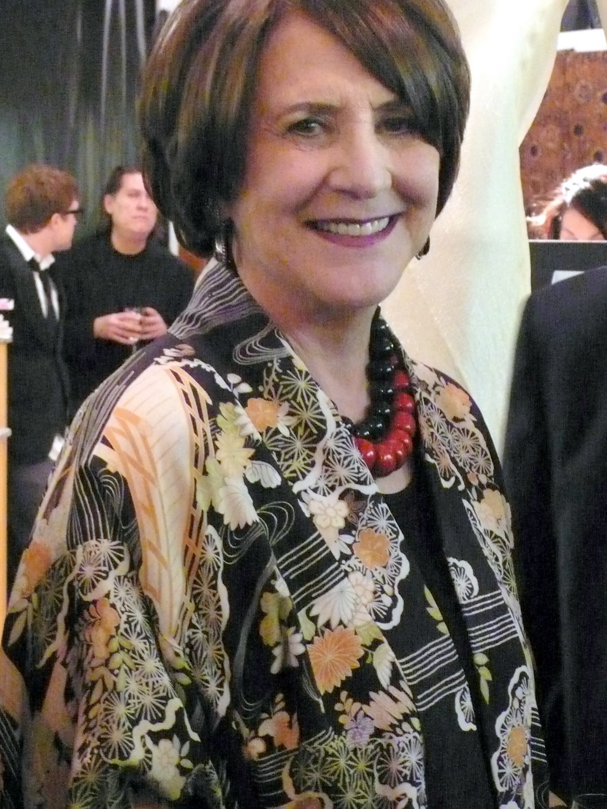 RENE SCHALLER: Mode Im Fernsehen – Elsa Klensch...