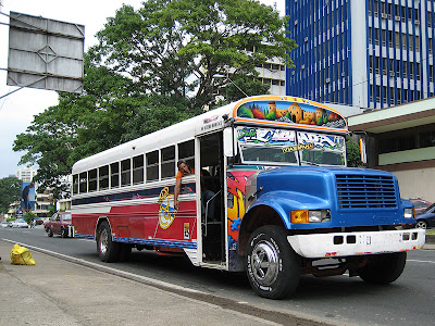 Flo, Paja, Kaya, Andrea in Panama: Panama City Buses