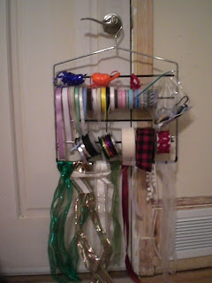 Sunshine Mama: hanging ribbon organizer