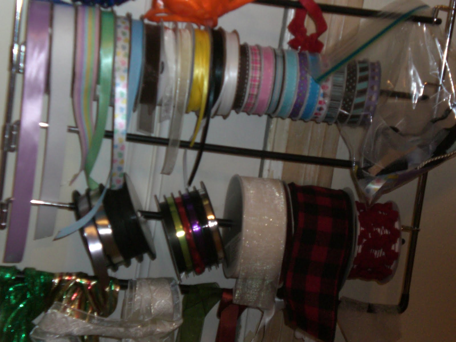 Sunshine Mama: hanging ribbon organizer