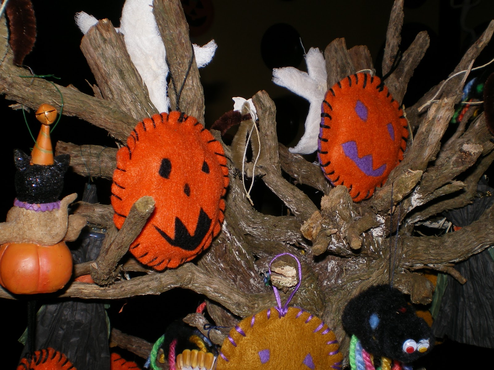 Fursdon House: Gnarly Halloween Tree! BOO!!