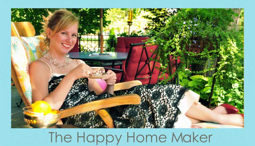 The Happy Home Maker: Design Day Friday: Wallpaper with No Commitment