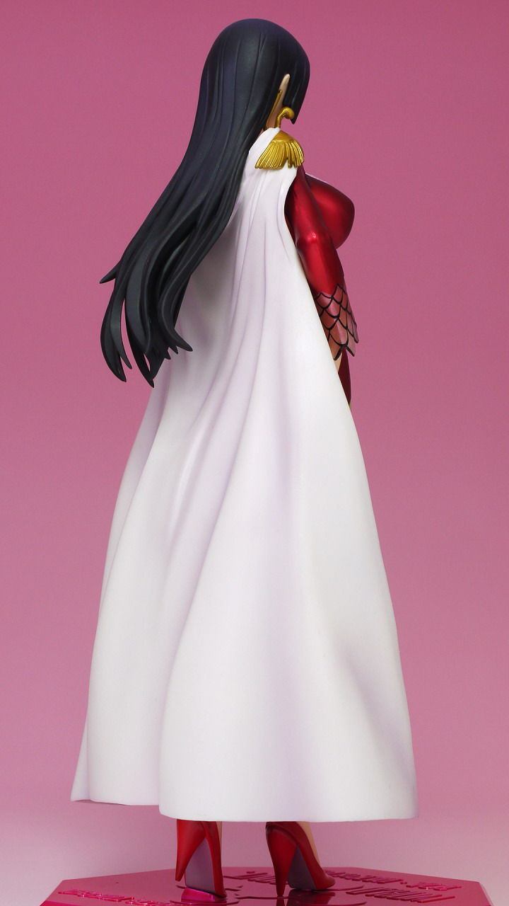 IL BLOG DI SAGITTARIOLUCENTE: P.O.P.: Boa Hancock, Linea Deluxe, Agosto ...