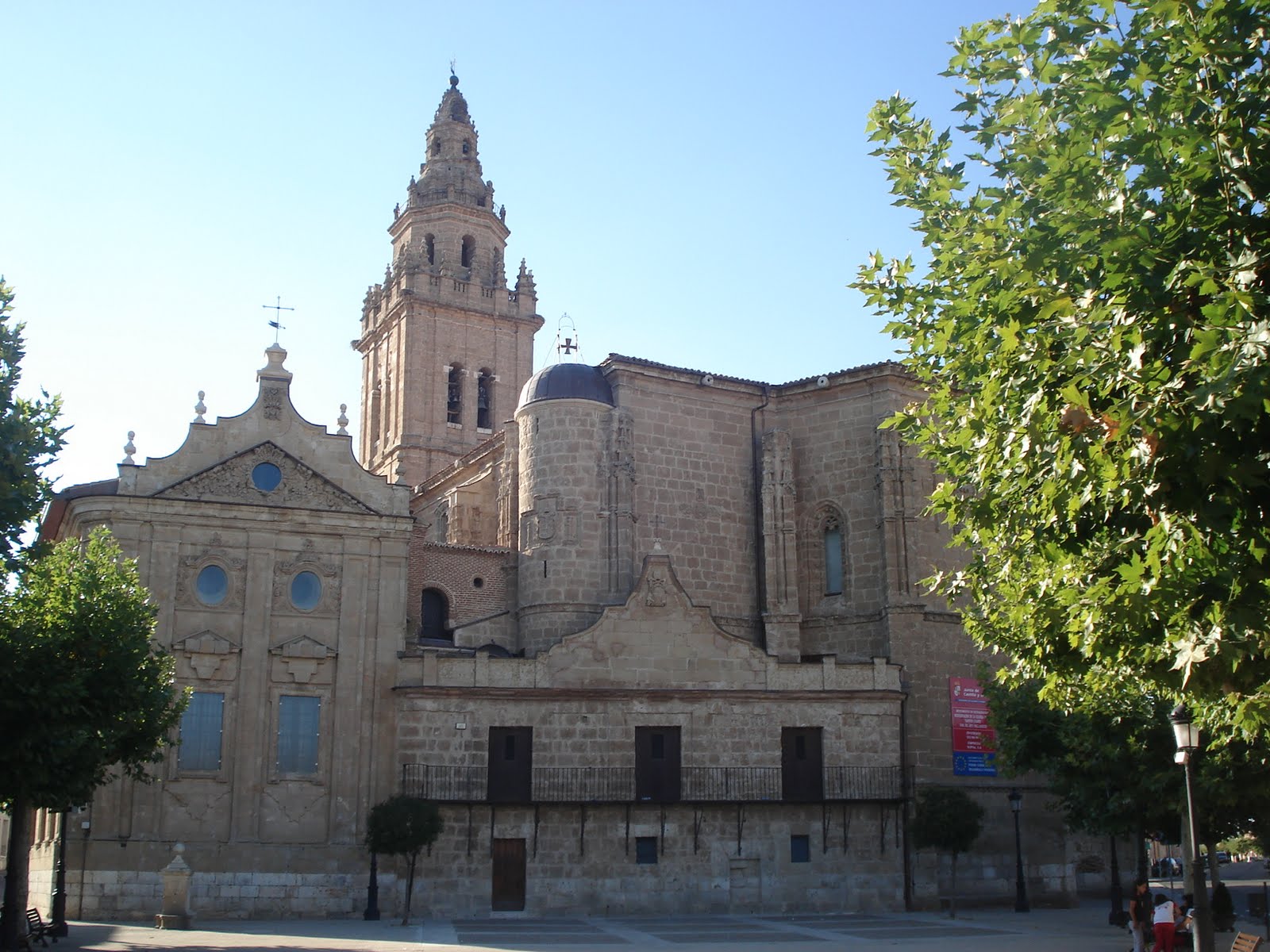 PUEBLOS Y LUGARES: NAVA DEL REY