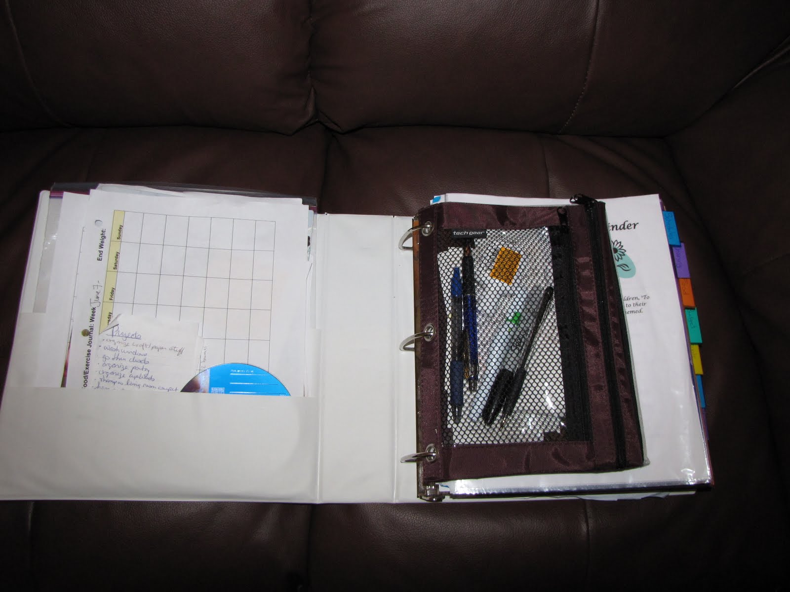Homemaking Pilgrim: Tour of My Home Management Binder