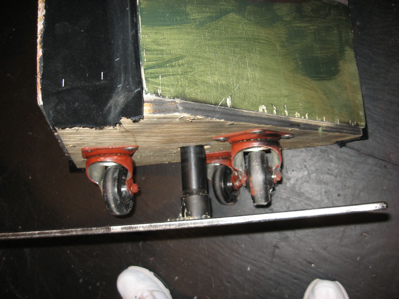 "Shabby Tech": Periaktoi that revolve on Lighting Booms!