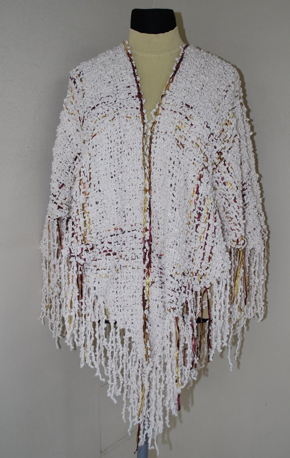 RUANA HILADO ALGODÓN Y CINTAS/ COTTON RUANA WITH SILK RIBBON