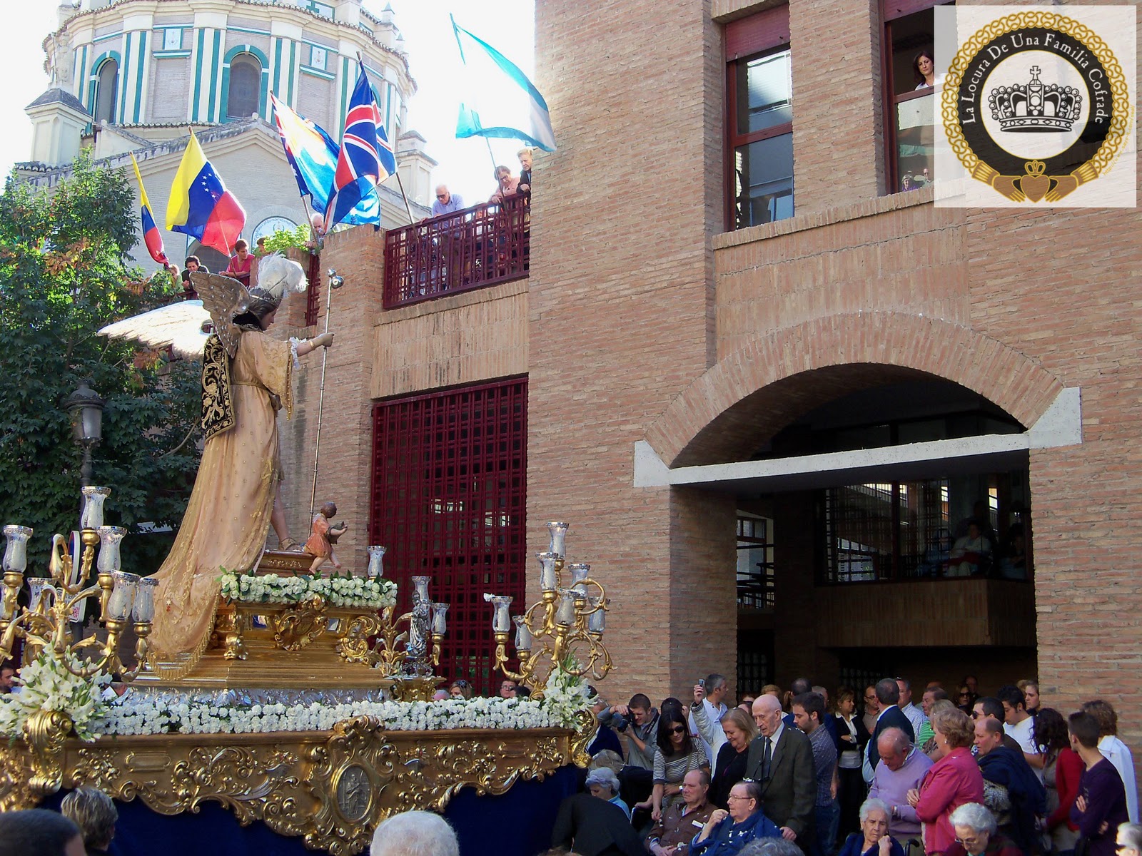 San Rafael de Granada, procesión por las calles de su barrio...