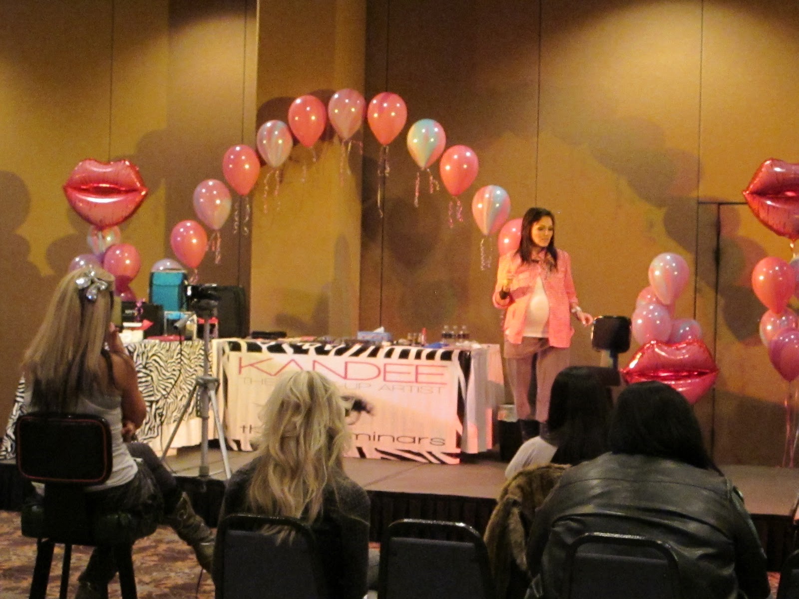 kandeej.com: Special SURPRISE Guests!