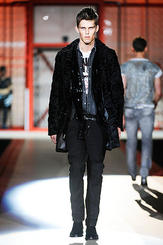 LOST IN COUTURE: RUNWAY2YOURWAY: PEA-COAT-BOO