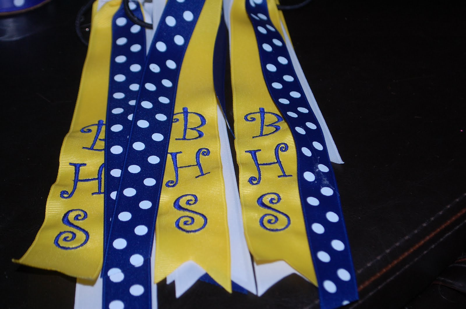 BowzArt: Cheer Bows and Streamers