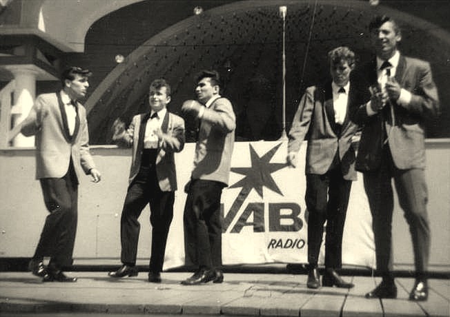 WHITE DOO-WOP COLLECTOR: VITO & THE SALUTATIONS_I Look At The Moon