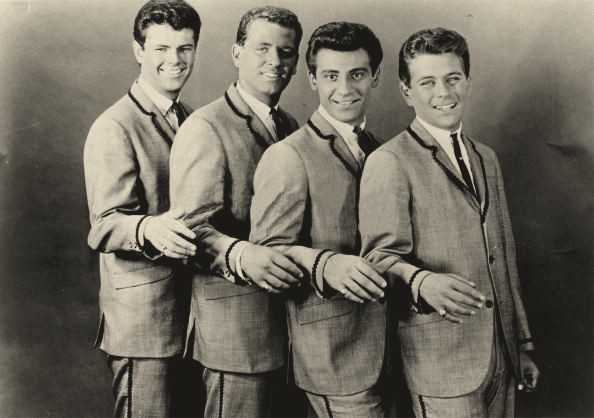 WHITE DOO-WOP COLLECTOR: THE DOVELLS STORY
