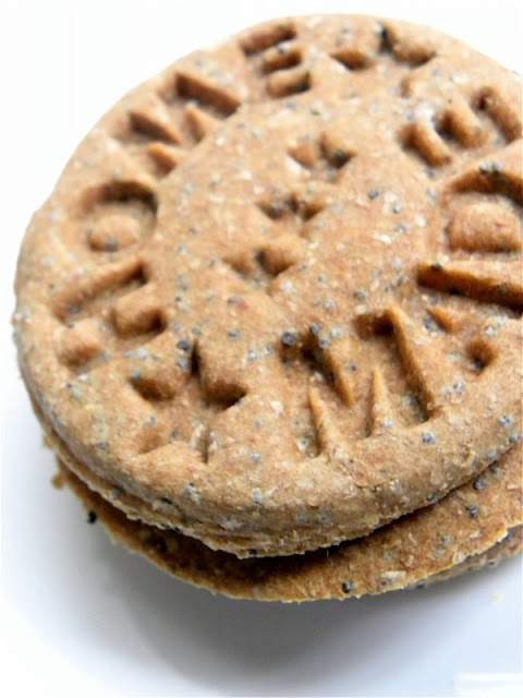 Tronche de Cake: En deux mots (crackers pavot kinako)