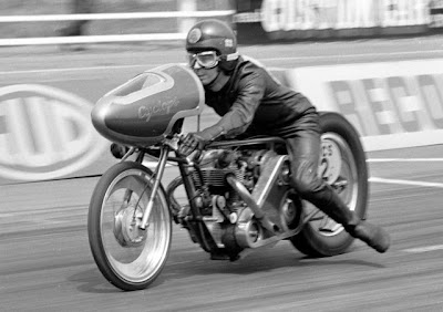 Ride the Machine: Gallery: British Drag Racing in the early seventies.