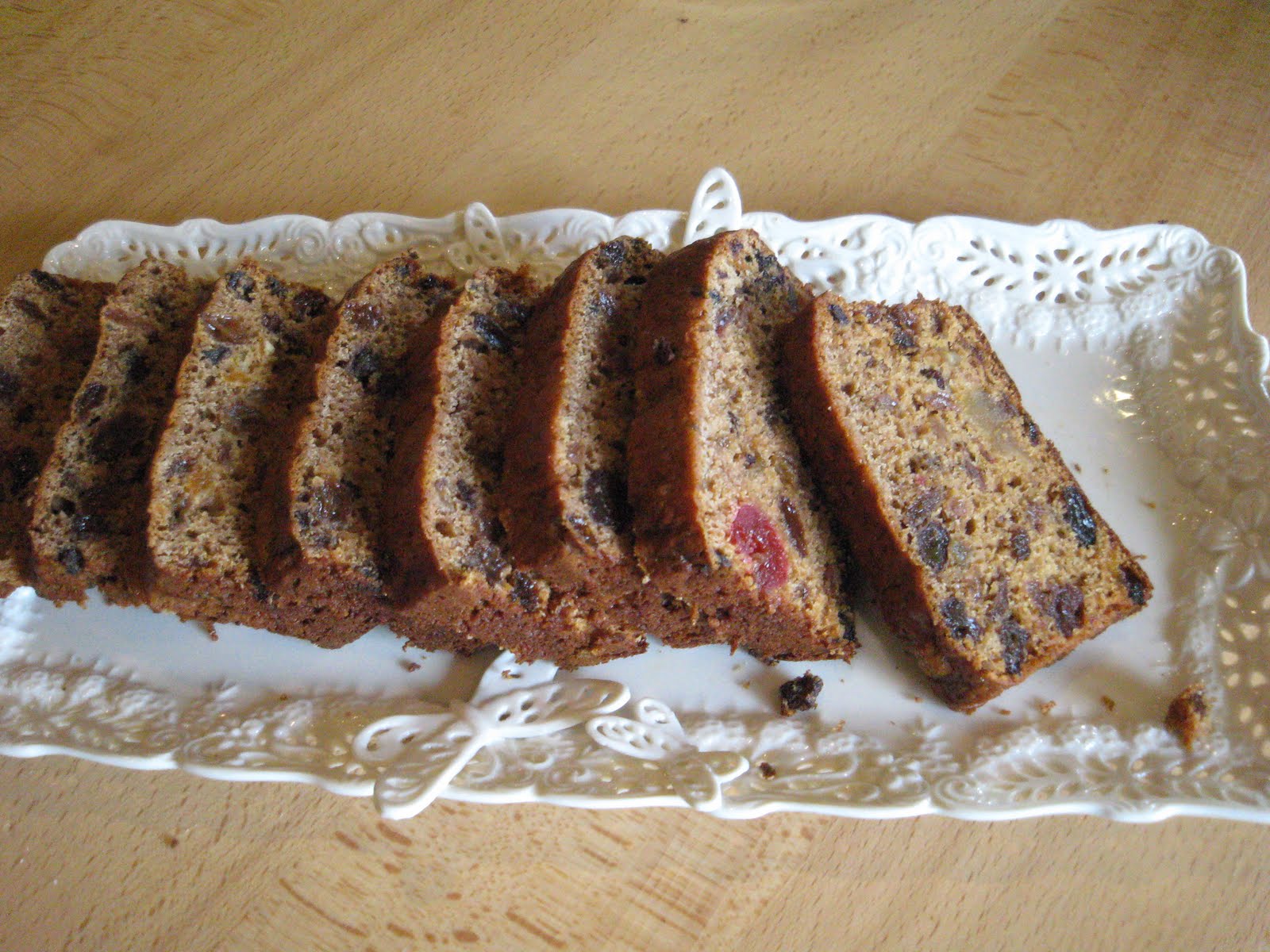 BrownievilleGirl: FRUITY LOAF
