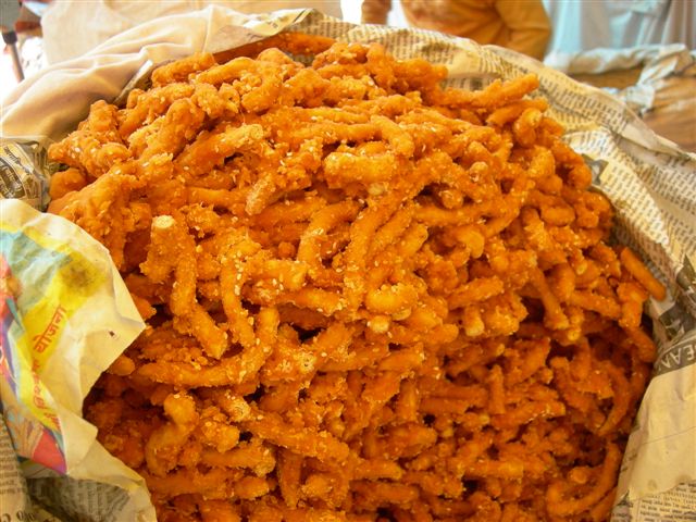 MAHEKS KITCHEN: KHAJE A FAMOUS GOAN SWEET*****