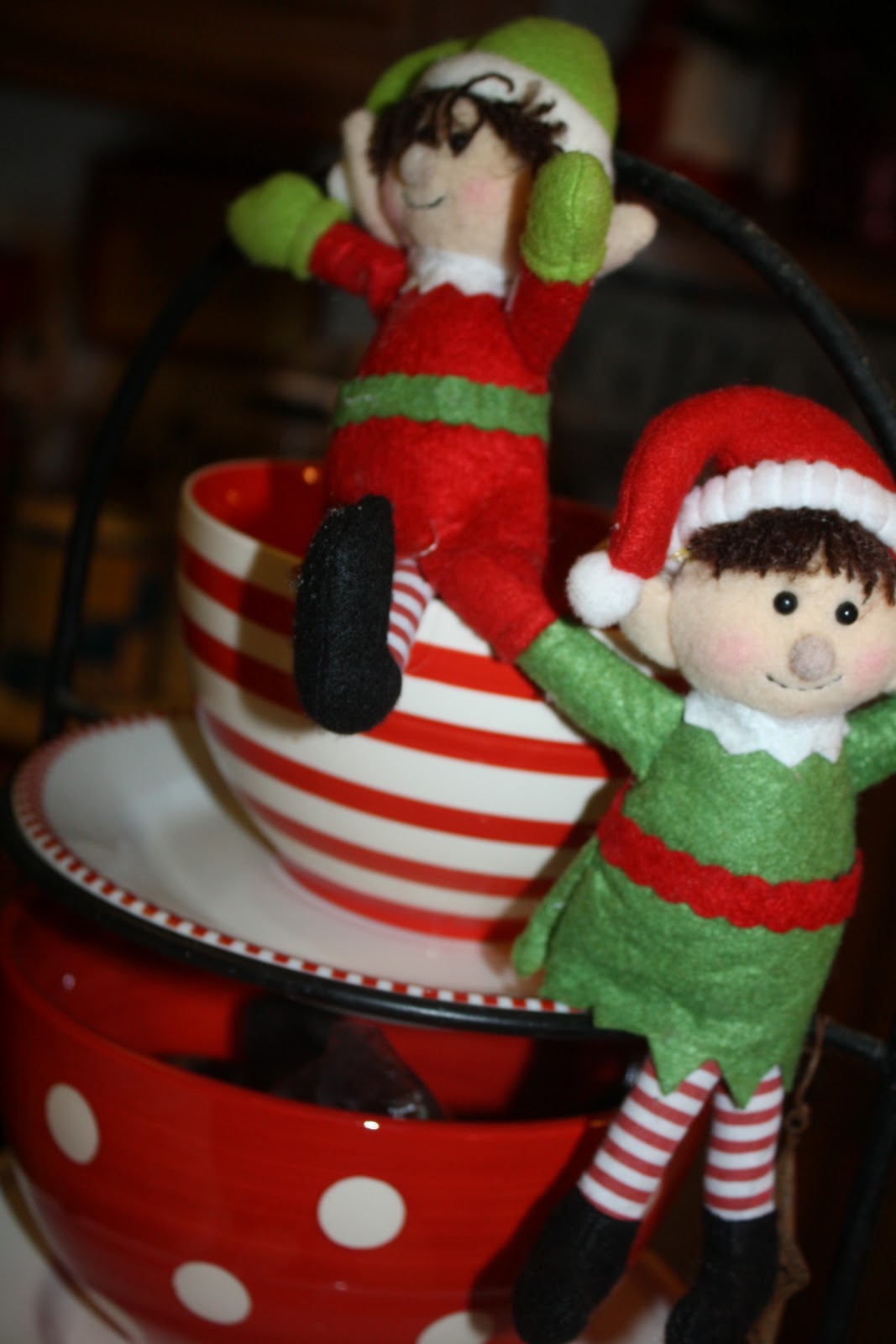 I Have A Big Story To Tell: The Elf on the Shelf.....er, Cake!!!!